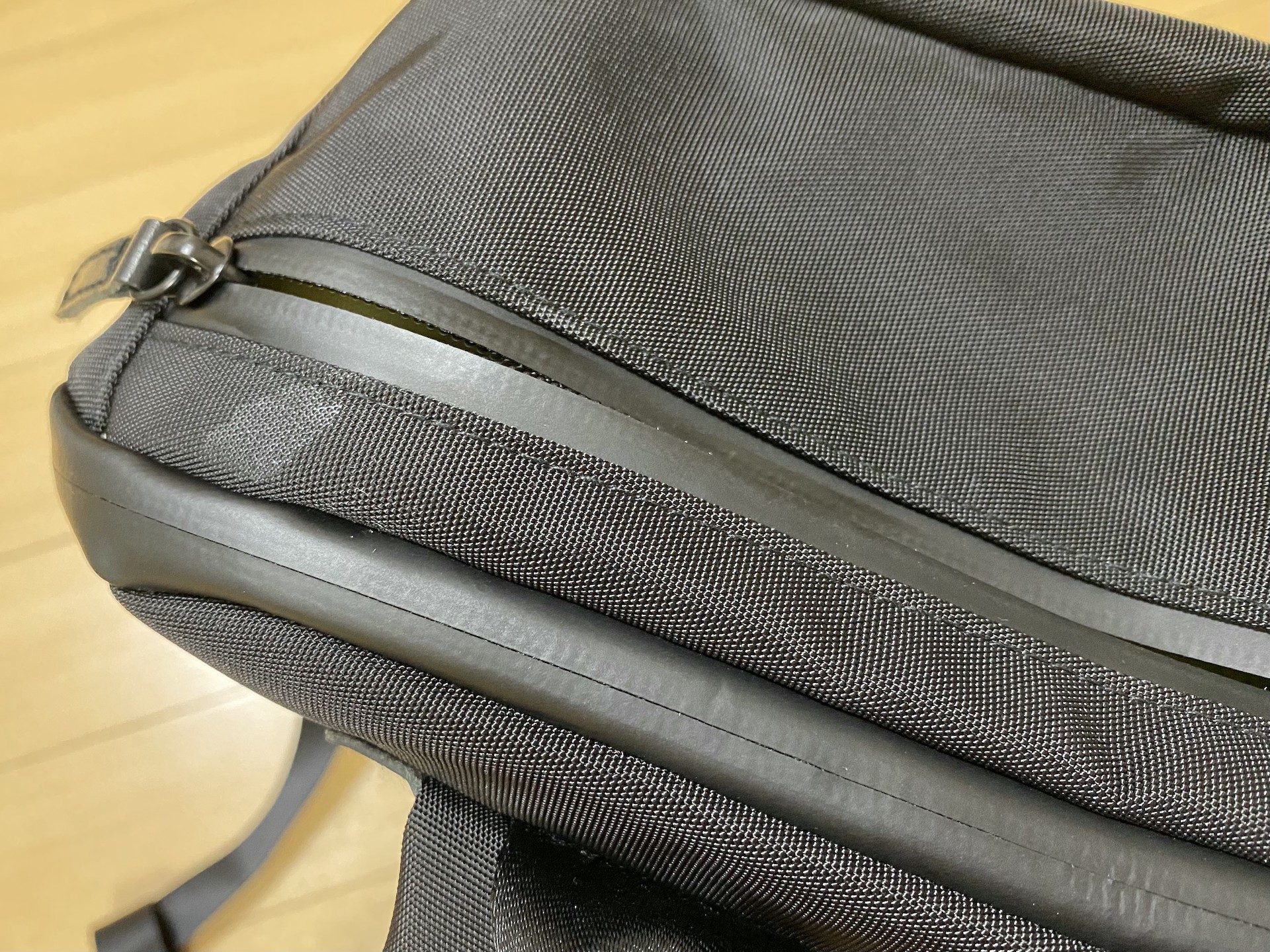 【FLOOR PACKお手入れ】ハンドクリームでできたシミ汚れを落としてみた - room78